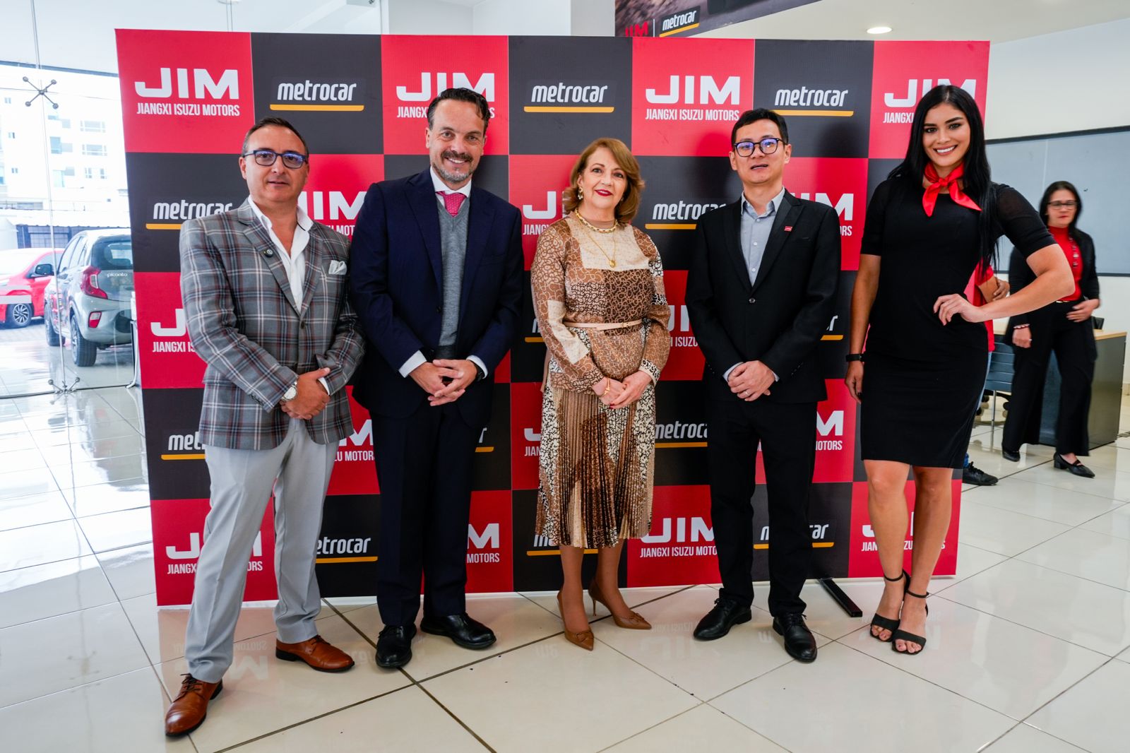 JIM y Metrocar oficializan su alianza en Ecuador y presentan su primer ...